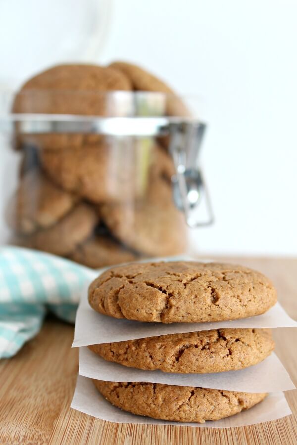 spiced festive ginger & syrup cookies - Berry Sweet Life