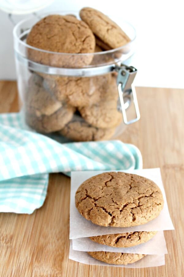 spiced festive ginger & syrup cookies - Berry Sweet Life