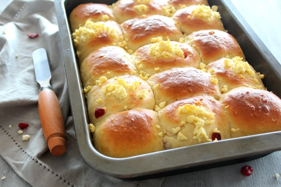 Light & Fluffy Dinner Rolls 2 Ways - Berry Sweet Life
